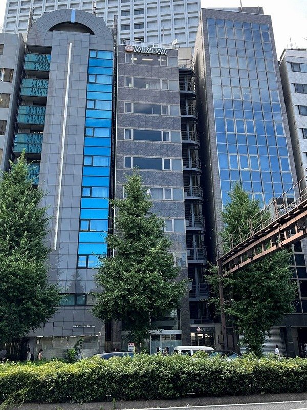 Nishi-Shinjuku building changes hands - NIKKEI REAL ESTATE MARKET REPORT