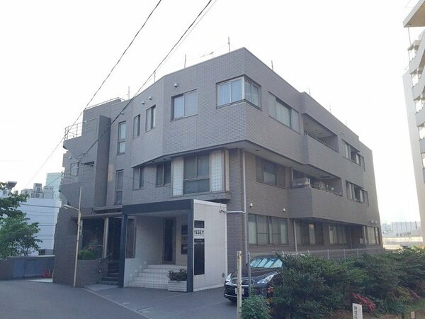 Osaka company obtains mixed-use building in Harajuku - NIKKEI REAL ...